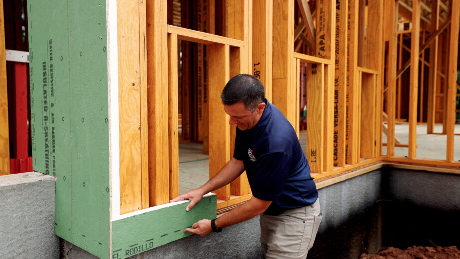 How To Install An Outside Corner with Huber's ZIP System R-Sheathing ...