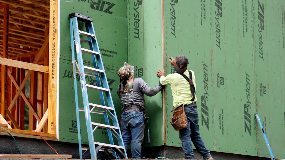 How To Install An Outside Corner with Huber's ZIP System R-Sheathing ...