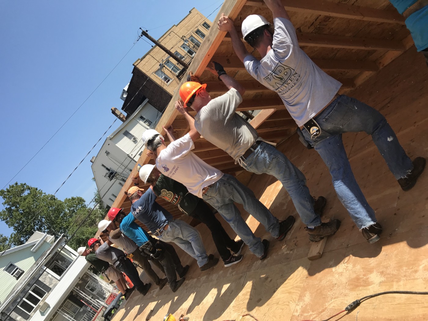 Over 65 Kuiken Brothers' Employees & Family Members Volunteer to Frame ...